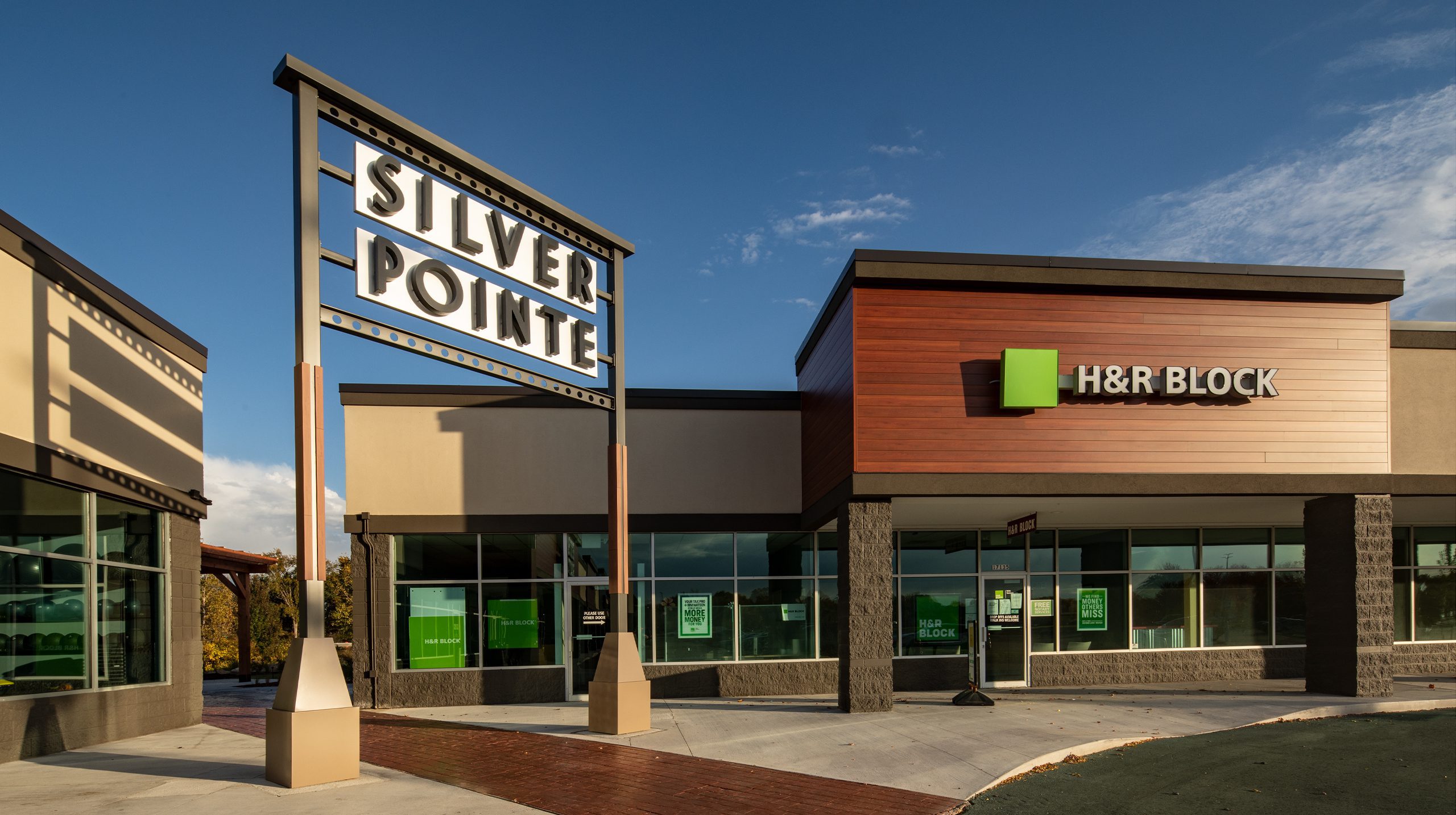 Silver Pointe Shopping Center | Retail Center Project Development