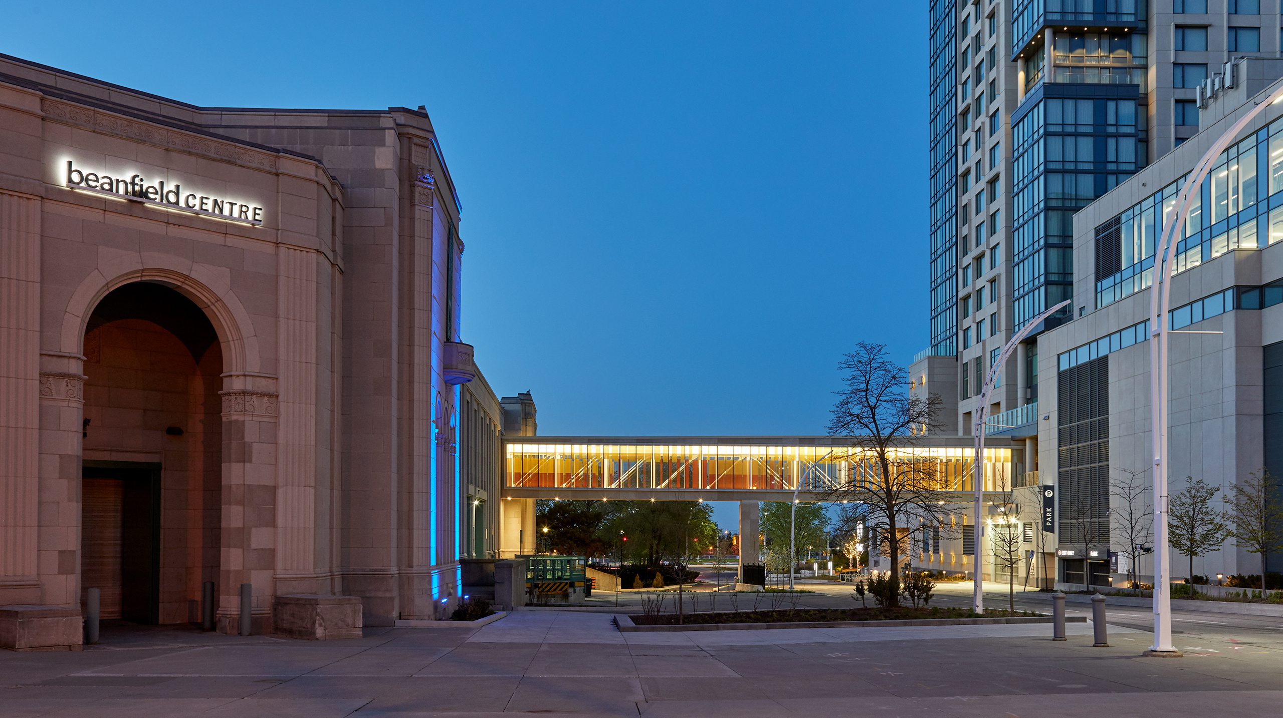Sky Bridge | Elevated Walkway Design by NORR in Toronto