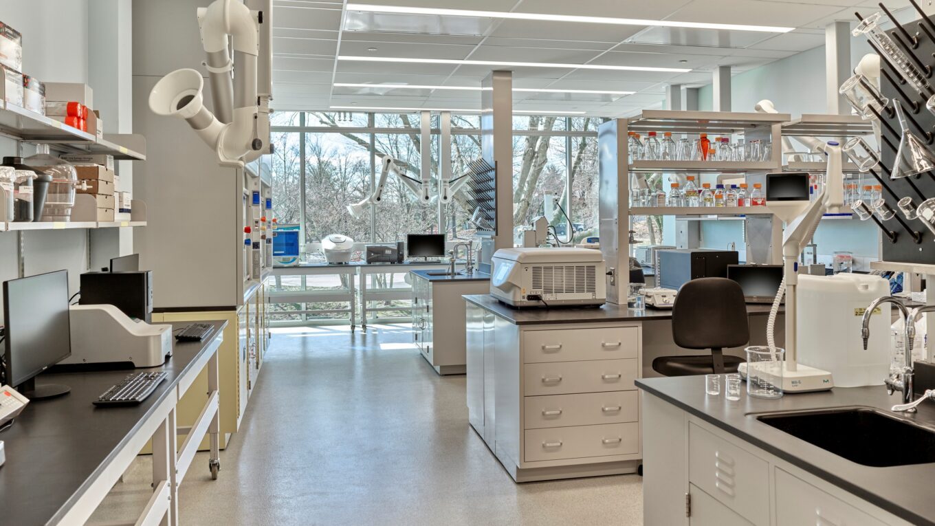 250 Radnor - West Pharmaceutical Services | Hybrid Lab Design